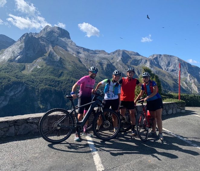 CICLOTURISMO EN E-BIKE: Subida al Col d'Aubisque en E-Bike desde Laruns ...